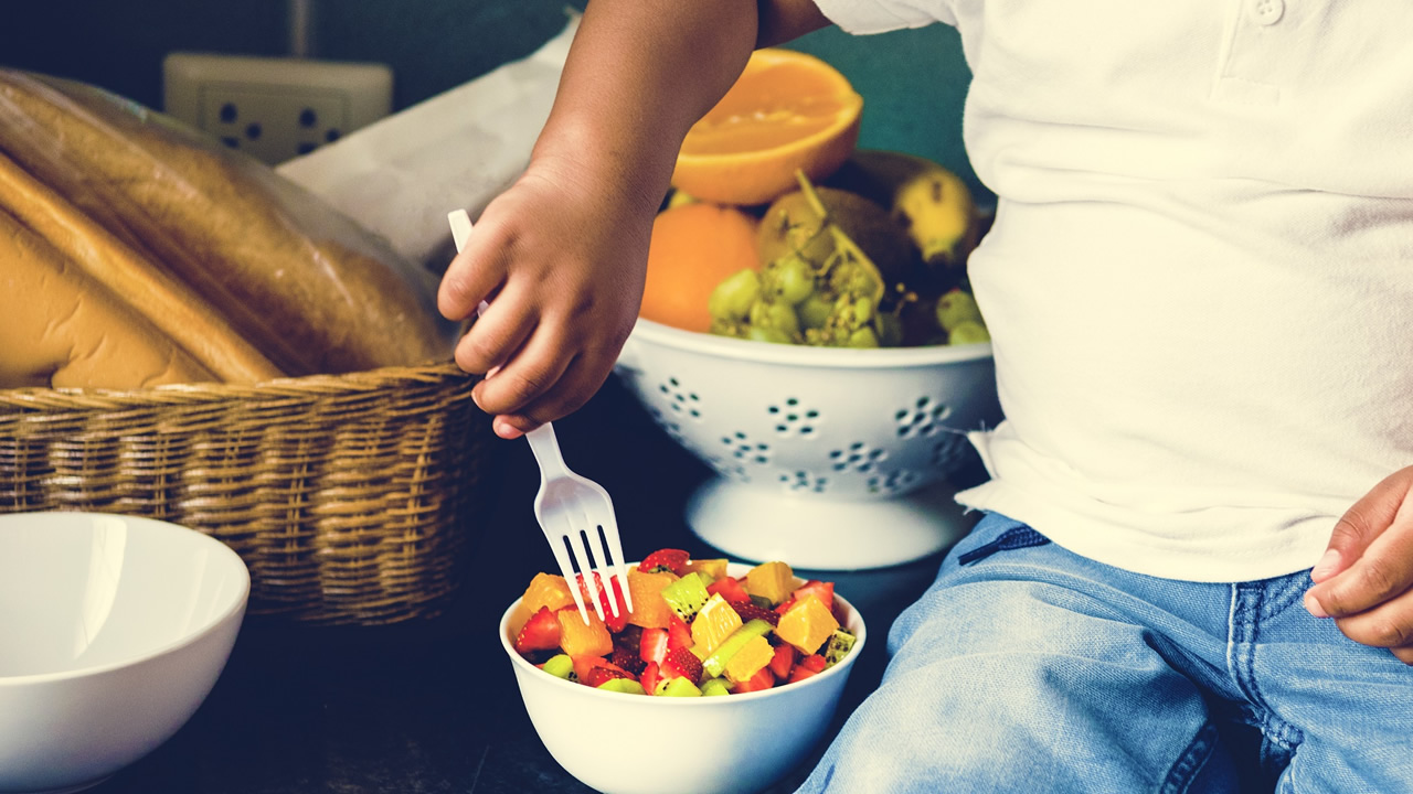 5 astuces pour faire manger plus de fruits à son enfant • Défi Santé