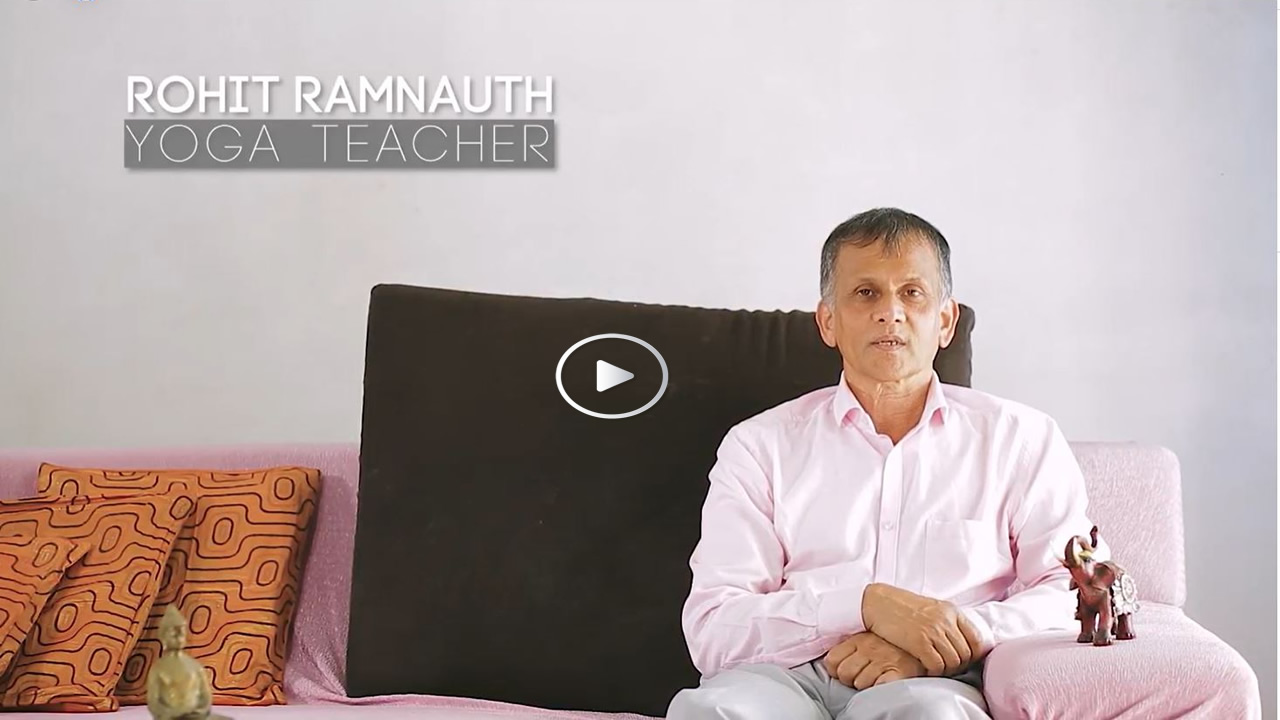 Yoga : découvrez tous les avantages du Surya Namaskar avec Rohit ...